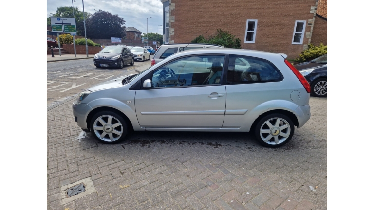 Ford Fiesta Sold 2007 114,000 miles Yorkshire Used Cars L.A. Motors ...